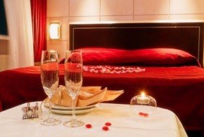12 Romantic Bedroom Ideas In Red Color - World inside pictures