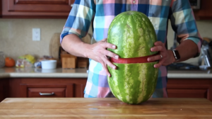 How To "Skin A Watermelon"! An Easy Trick For The Most Surprising Party ...