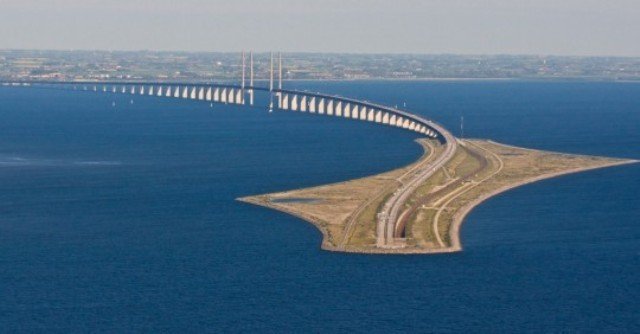 Incredible: This Bridge Dives Between Denmark And Sweden - World inside ...