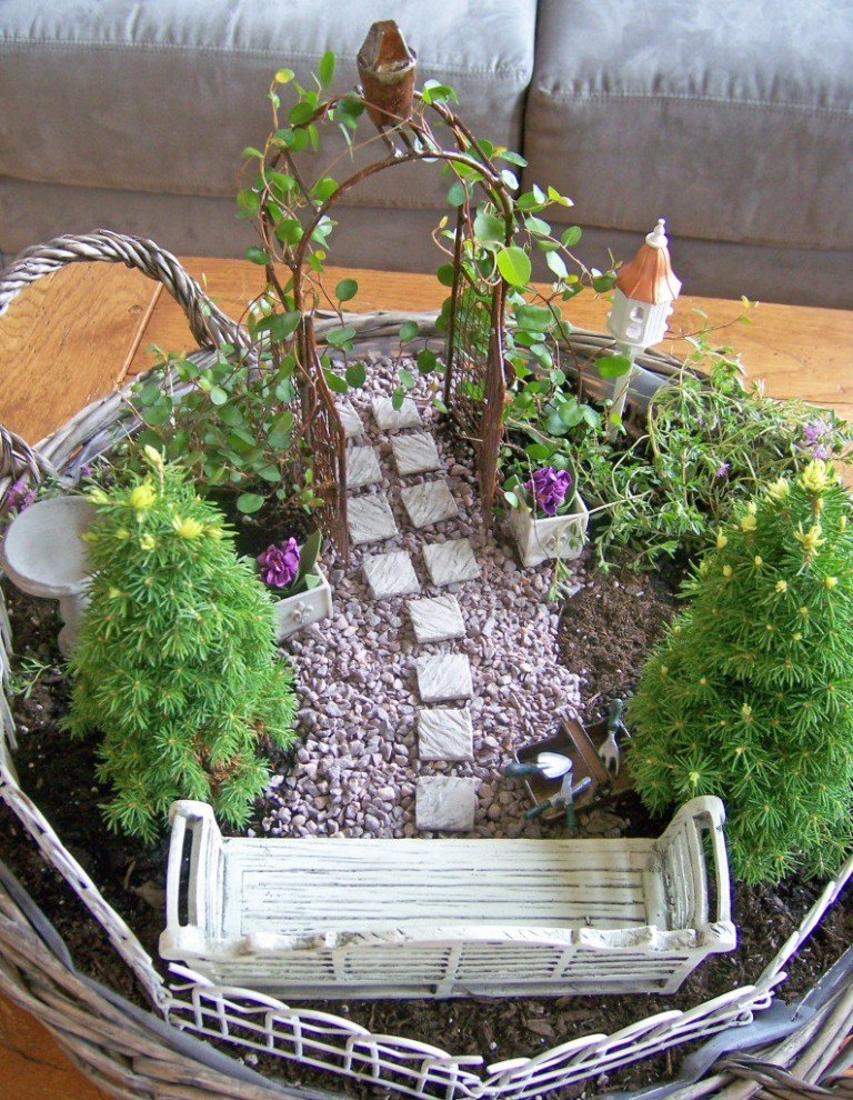 Amazing Miniature Garden Designs To Create A Tiny Realistic Landscape ...