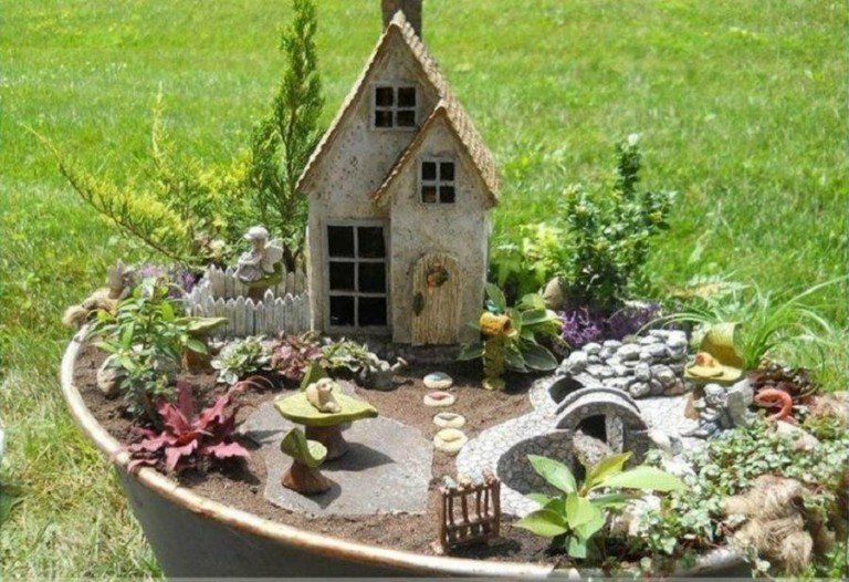 Amazing Miniature Garden Designs To Create A Tiny Realistic Landscape ...