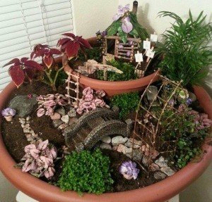 Amazing Miniature Garden Designs To Create A Tiny Realistic Landscape ...