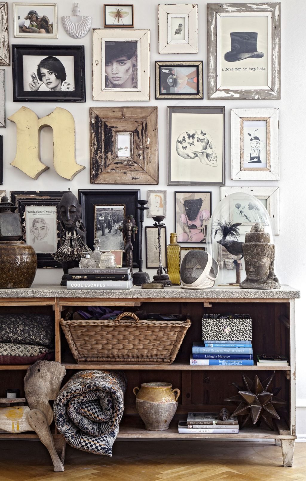 Contemporary Gallery Wall Ideas That Will Make Your Home Look Stunning ...