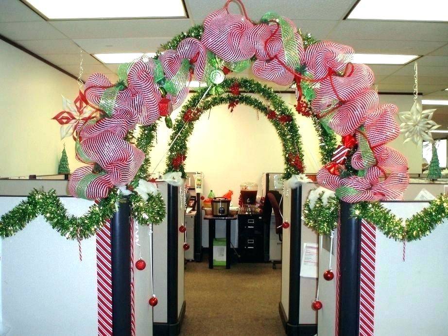 Inspiring Christmas Office Decoration Ideas To Try At Work - World ...