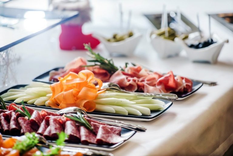 How To Organize Your First Catering Event - World inside pictures